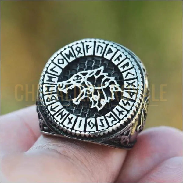 Chevalière homme style totem loup dominant – Chevalière Royale